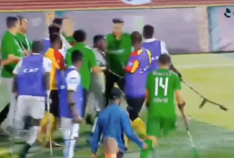 LA GHIGLIOTTINA - Finale di calcio tra amputati finisce in rissa a ... LA GHIGLIOTTINA - Finale di calcio tra amputati finisce in rissa a ...