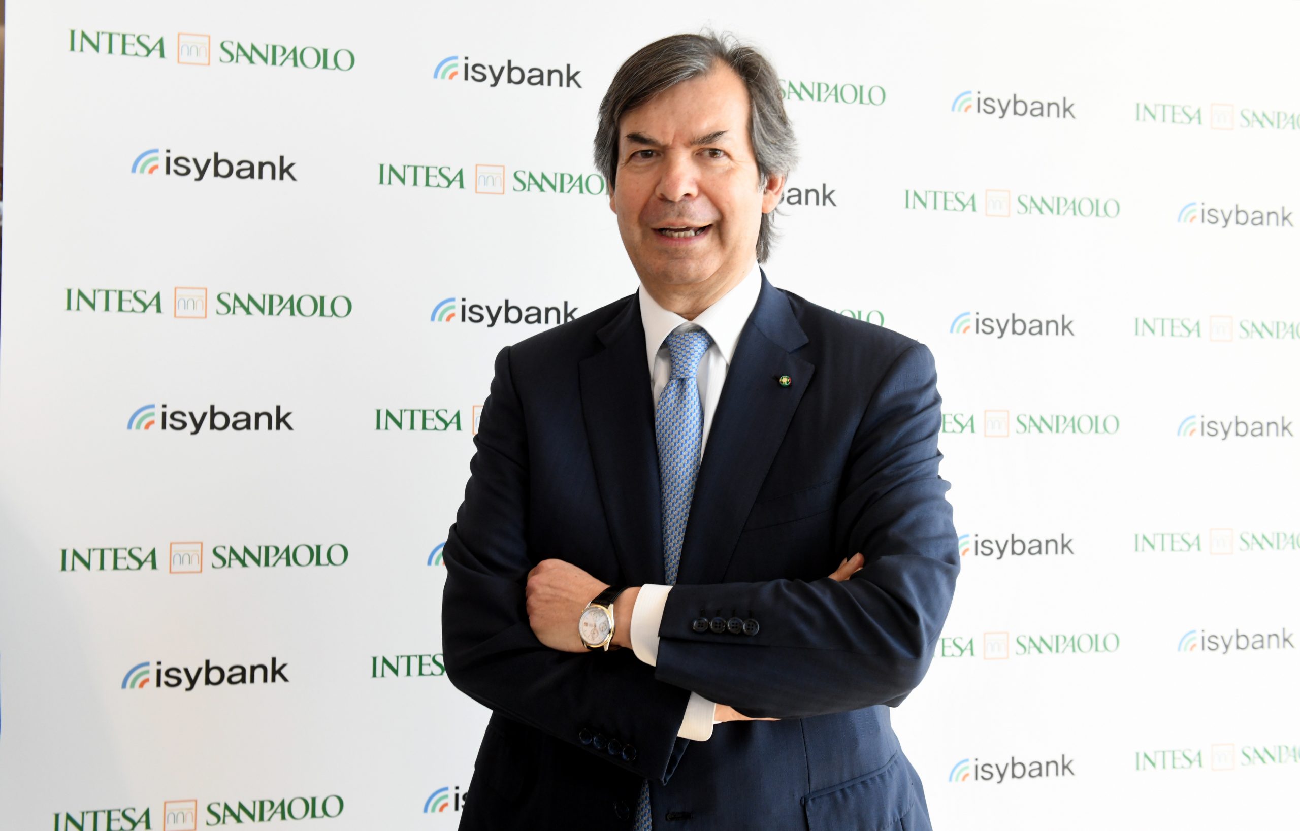 Carlo Messina nella bufera: Intesa Sanpaolo non avvisò subito la ...