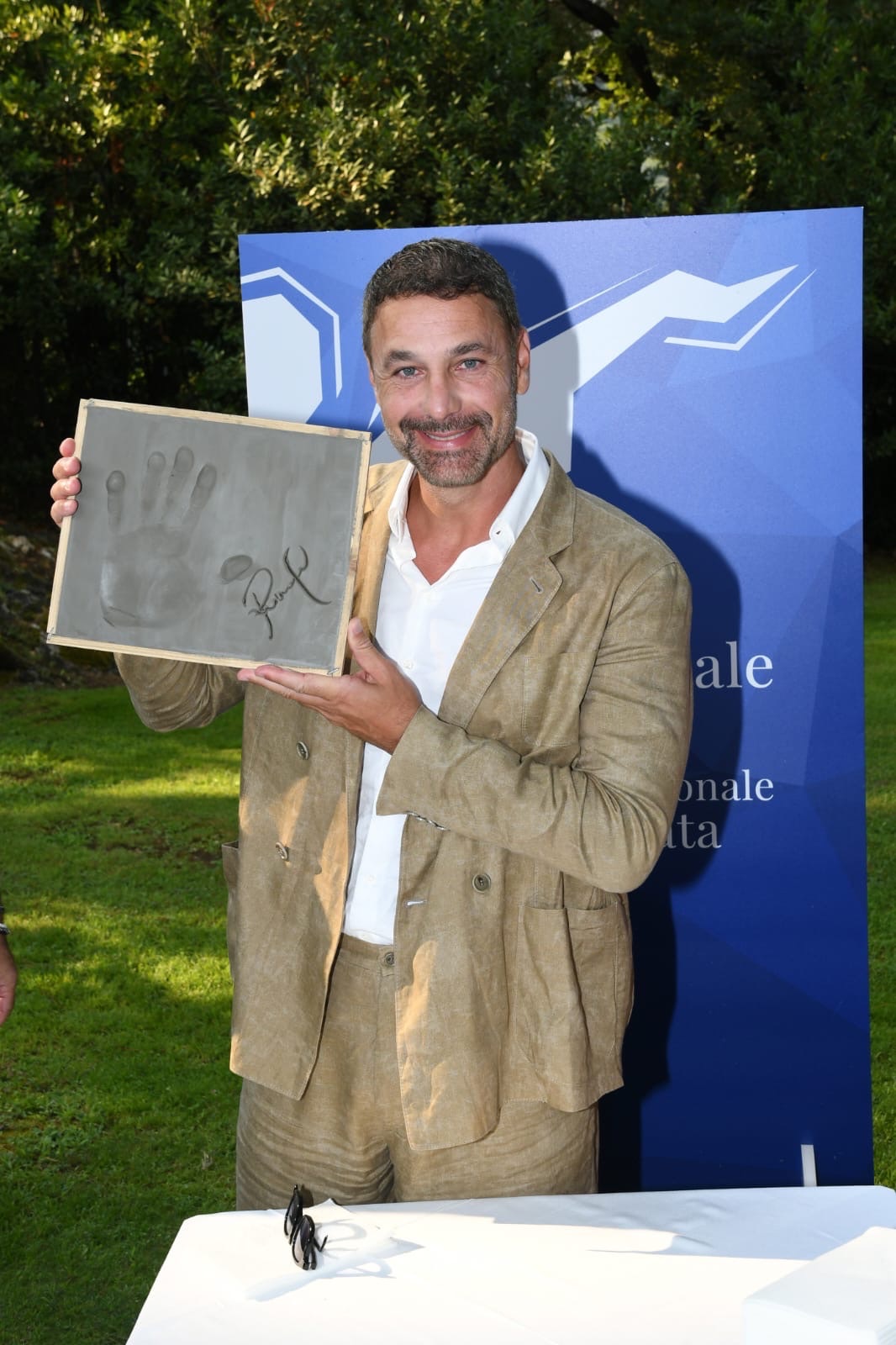 Raoul Bova: “Emily in Paris, un’esperienza magica e diversa”
