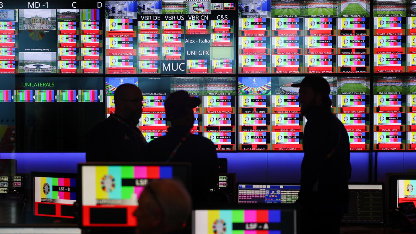 Un buon critico Tv oggi sarebbe grasso che cola