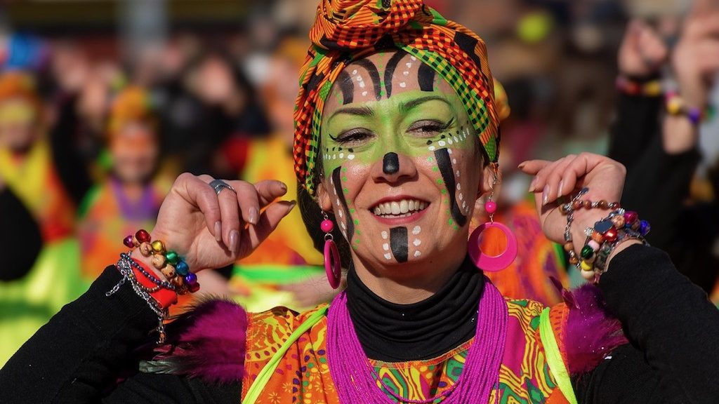 Carnevale di Santhià 2026: eventi, sfilate e la storica Fagiuolata - L ...